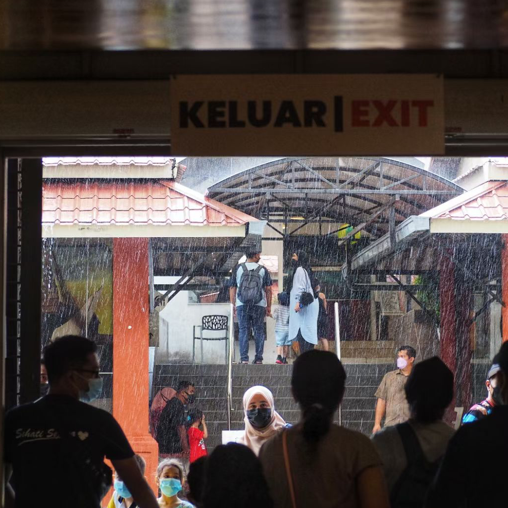 300 马华的文学与女人 - 严肃喧哗 - Podcast Episode - Podscan.fm